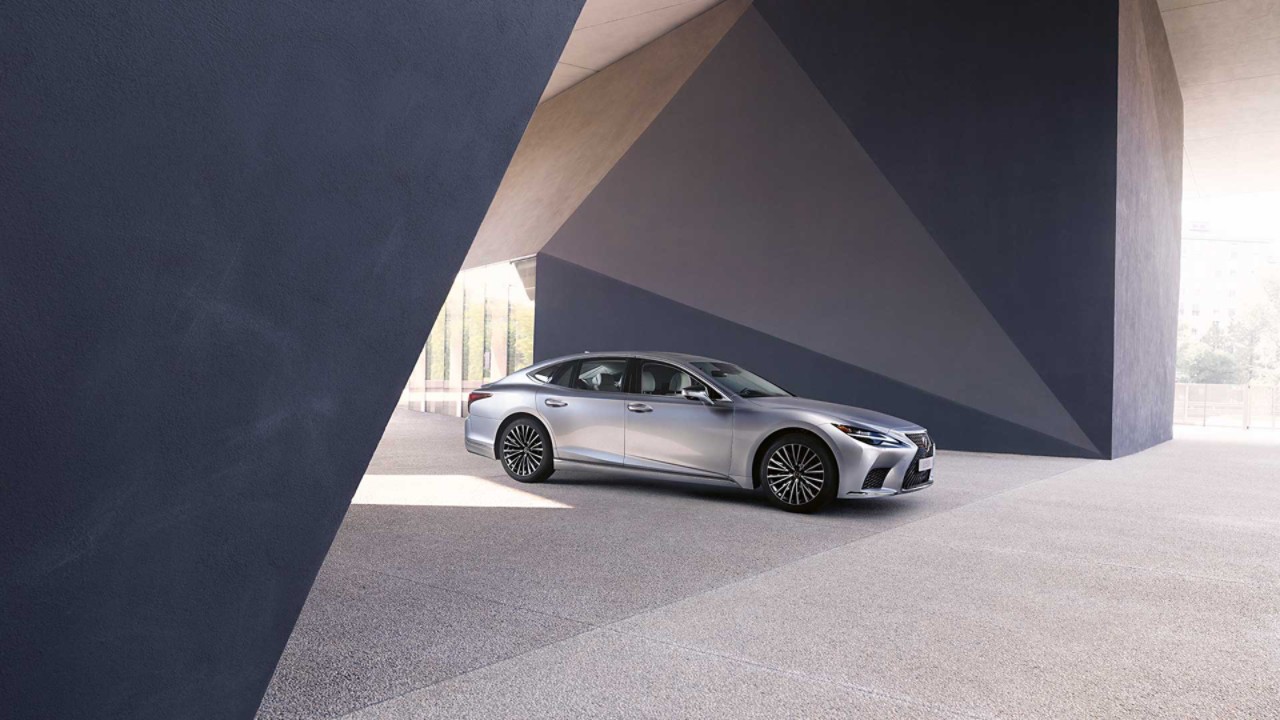 Lexus Sedan (Saloon) cars | Lexus Europe
