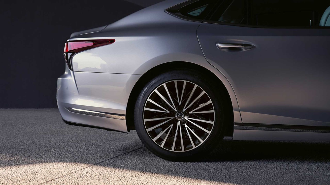 Born To Pioneer | Lexus LS | Lexus Europe