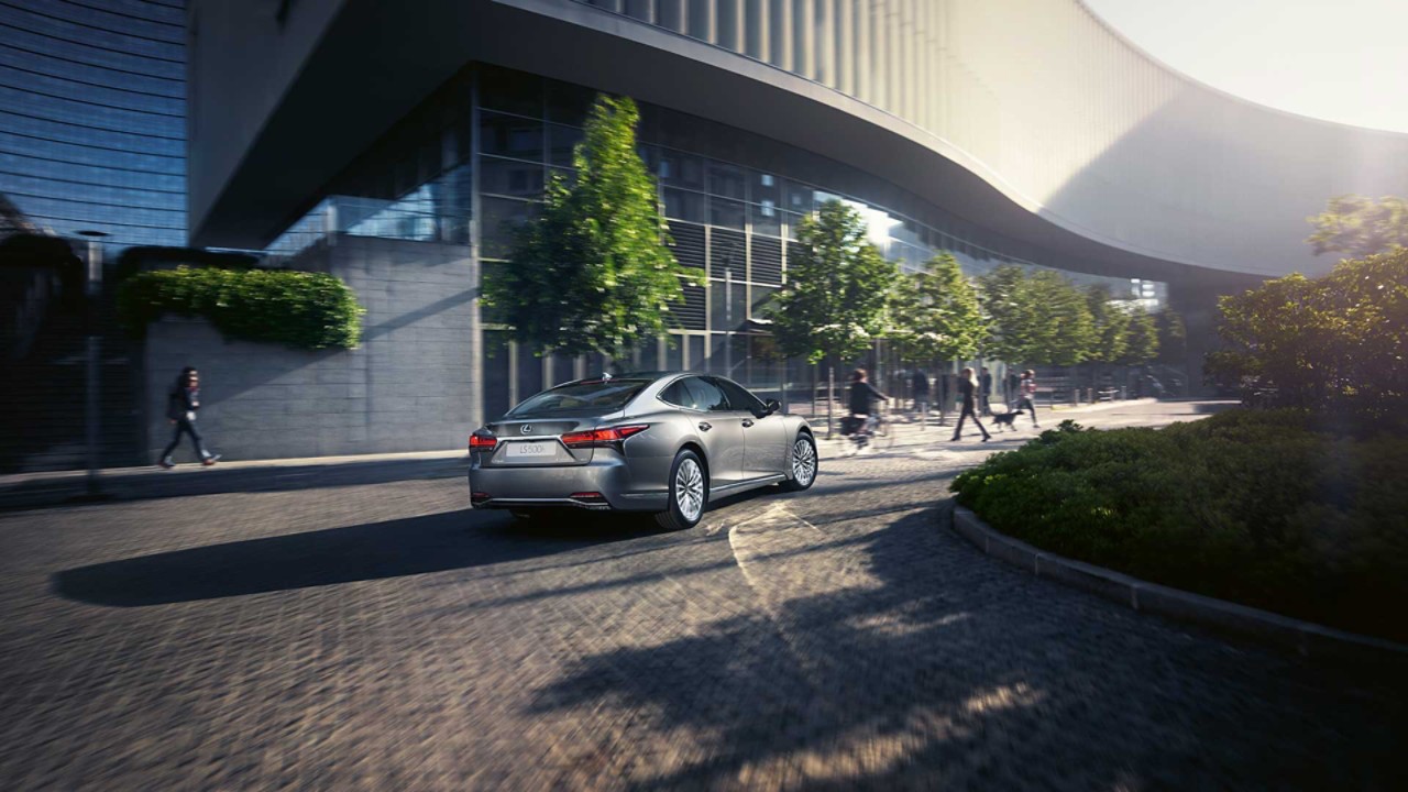 Born To Pioneer | Lexus LS | Lexus Europe